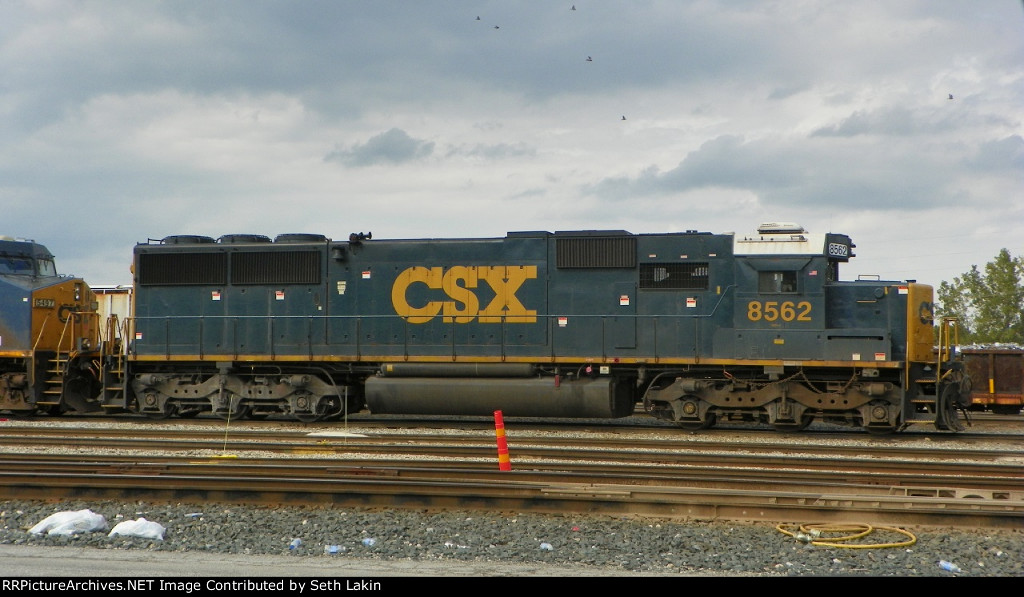 CSX 8562